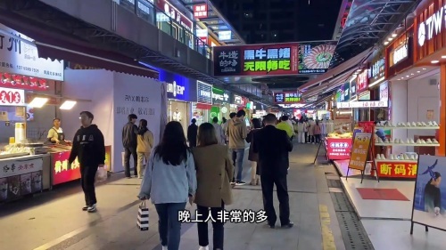 江西南昌最热闹的一条美食街,每天都人山人海,来过的人就知道