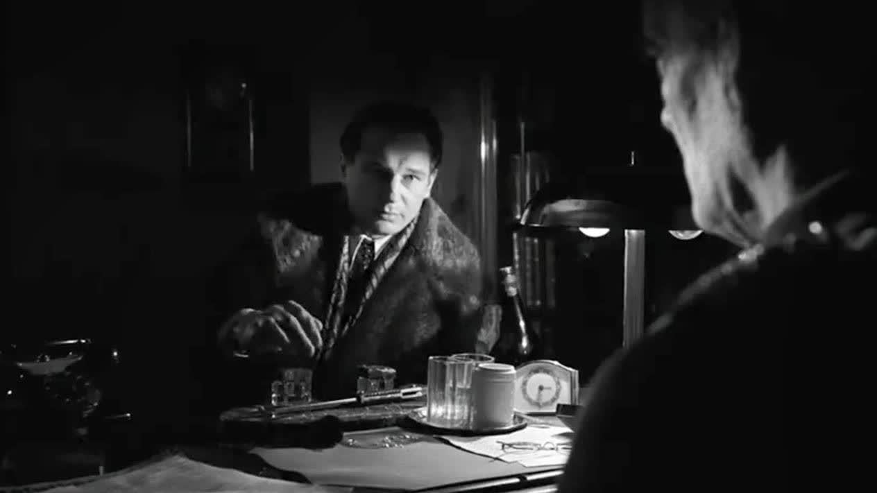 辛德勒的名单:为救回犹太女工,辛德勒不惜把一袋钻石都送给军官