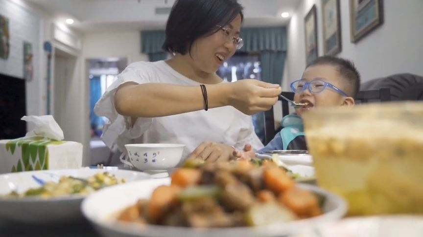 帮妈妈做家务,是童年最美的记忆,自己动手才能丰衣足食!