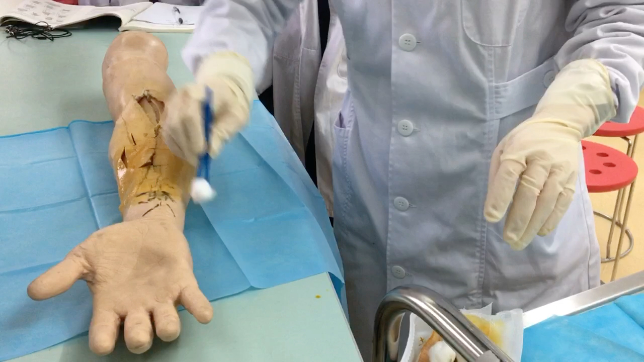 外科学实验操作之换药术 老师讲解实录