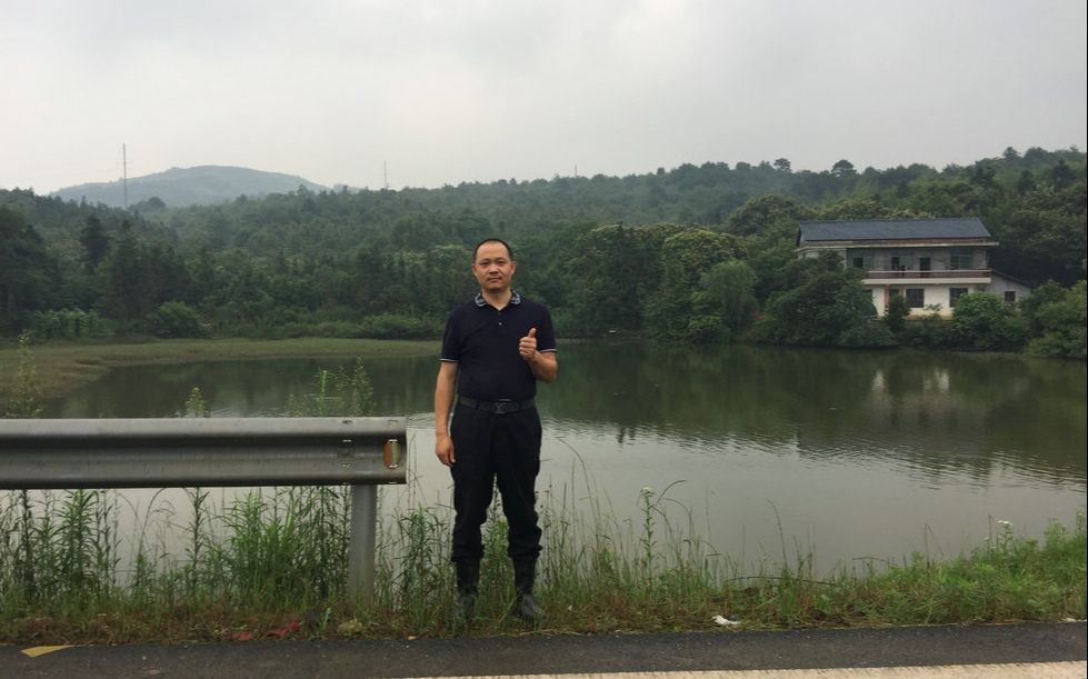 ...视频,看古代长沙风水大师精准寻龙点穴案例,王君植现场风水教学实拍