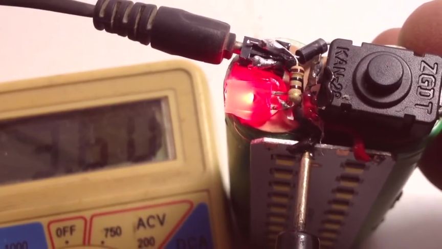 用笔记本锂电池18650可充电的LED灯,应急灯DIY