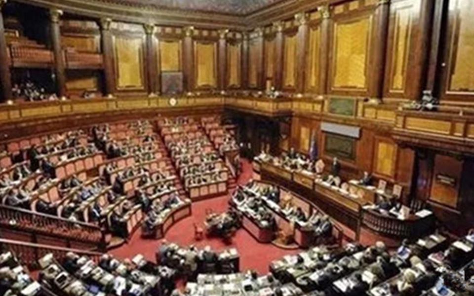 美国最高法院和国会是怎样相互制衡的?