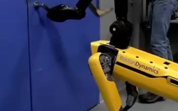 从工作到机器人:波士顿动力:Spot®:势不可挡的机器人:打破障碍,打开...