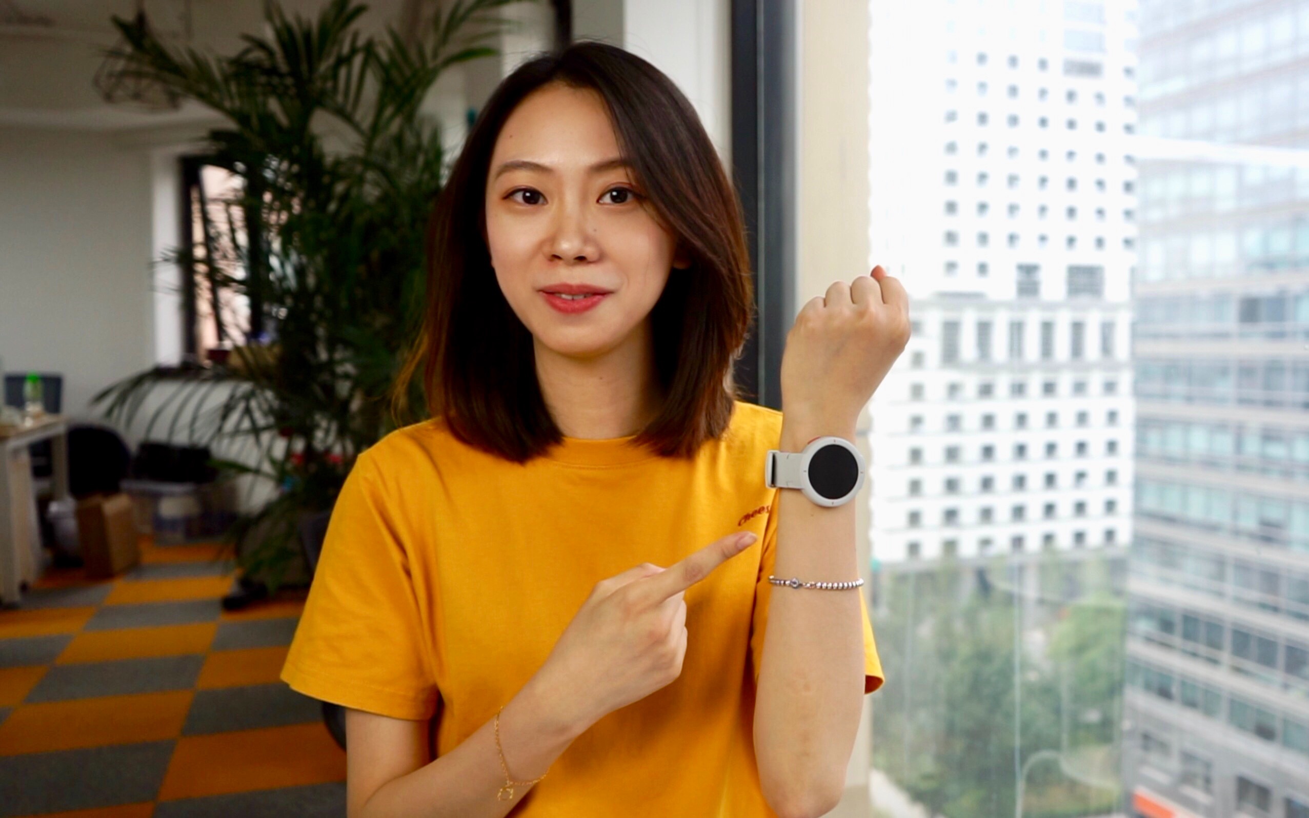 开箱799元的小米手表:玩具塑料感满满,性能却不输苹果