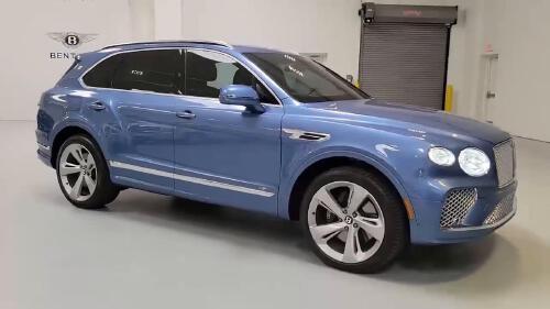 2022款宾利添越入库实拍,近距离感受一下有多档次,太帅了!