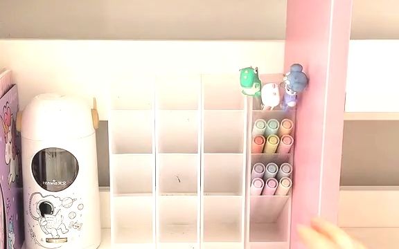...学习一角,整整齐齐超治愈收纳整理 沉浸式布置桌面 小学生书桌布置