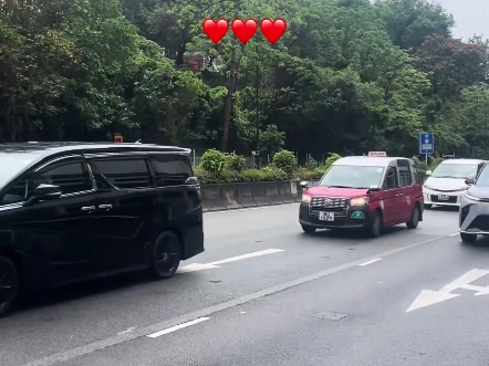 香港街道上开始有国产车强抢占市场了,有些地方可以看到比亚迪电动...