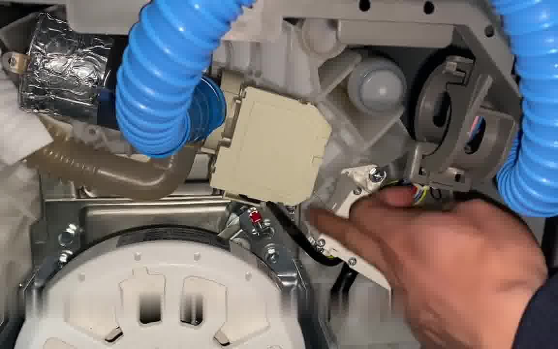 惠而浦洗衣机出水口堵塞