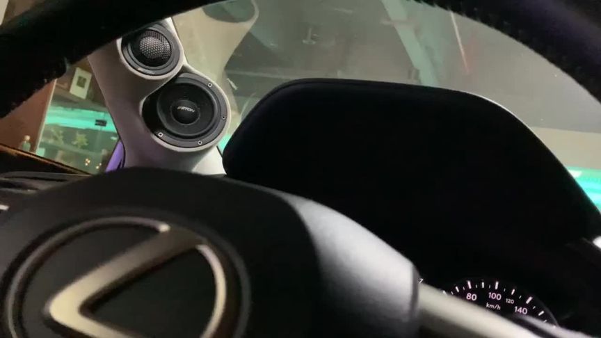 雷克萨斯RX300升级德国伊顿RSE三分频+美国ARC PS8音频处理器