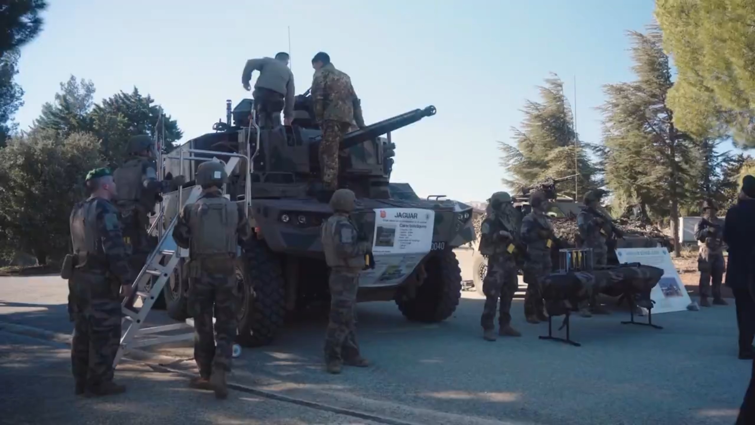 ...”计划的"格里芬"VBMR车族和"美洲豹"EBRC侦查战斗车辆作战性能