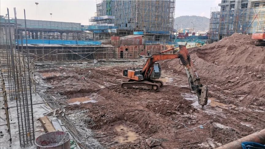 人防基础底板放坡,每条轴线一个标高,怎么开挖?技术员详细讲解