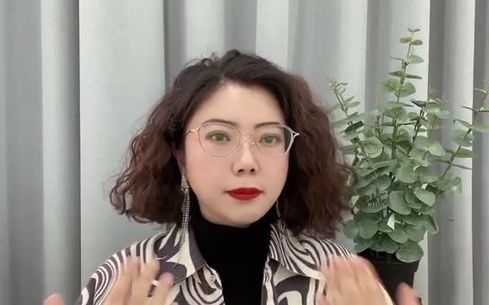 ...内容是需要通过媒介传递信息的,尤其是视频内容,更容易让大家产生感...