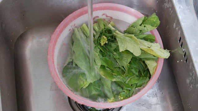 蔬菜中的农药残留,用这个方法快速去除,方法简单又实用