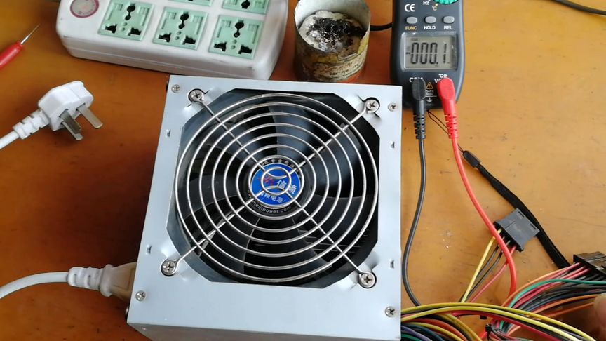 电脑开关电源不工作风扇不转无输出电压,看师傅怎样维修