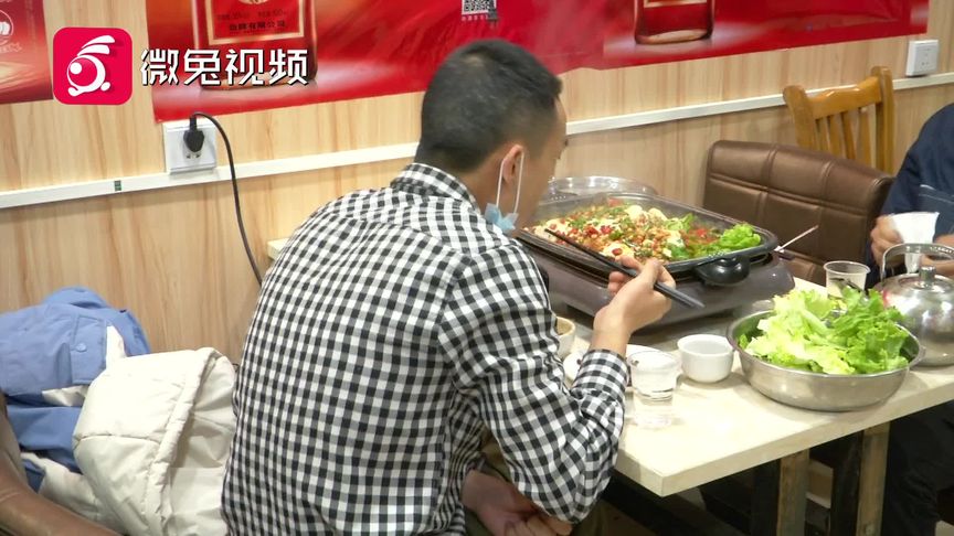 店家喷洒消毒水 顾客衣服受损坏