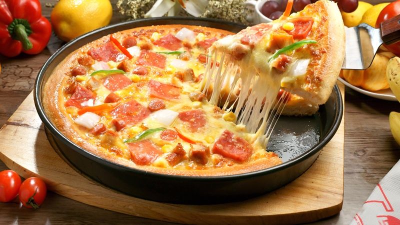 教你用平底锅做披萨,做法简单,香酥可口又拉丝,看一遍就会