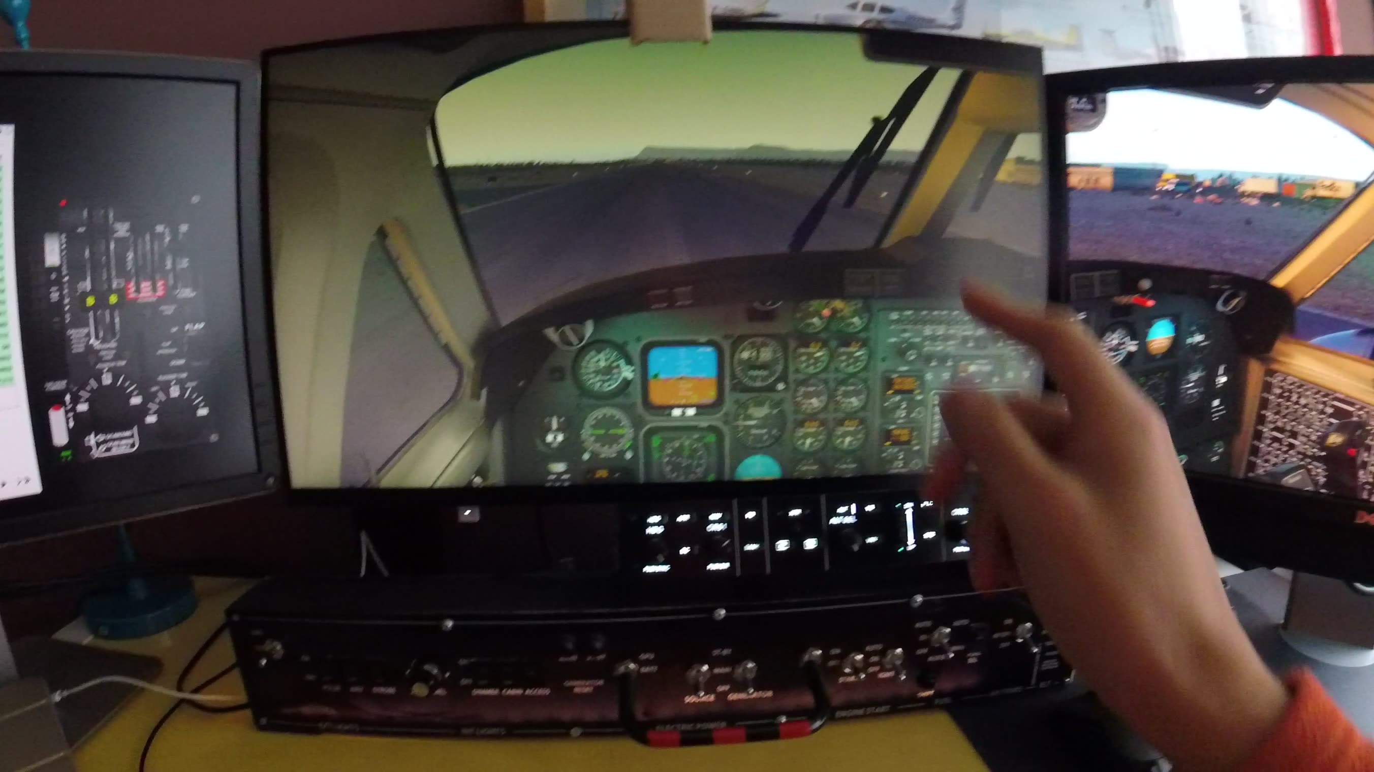 我的多屏幕设置是如何做的【大叔带你:开飞机】《X-Plane 11》