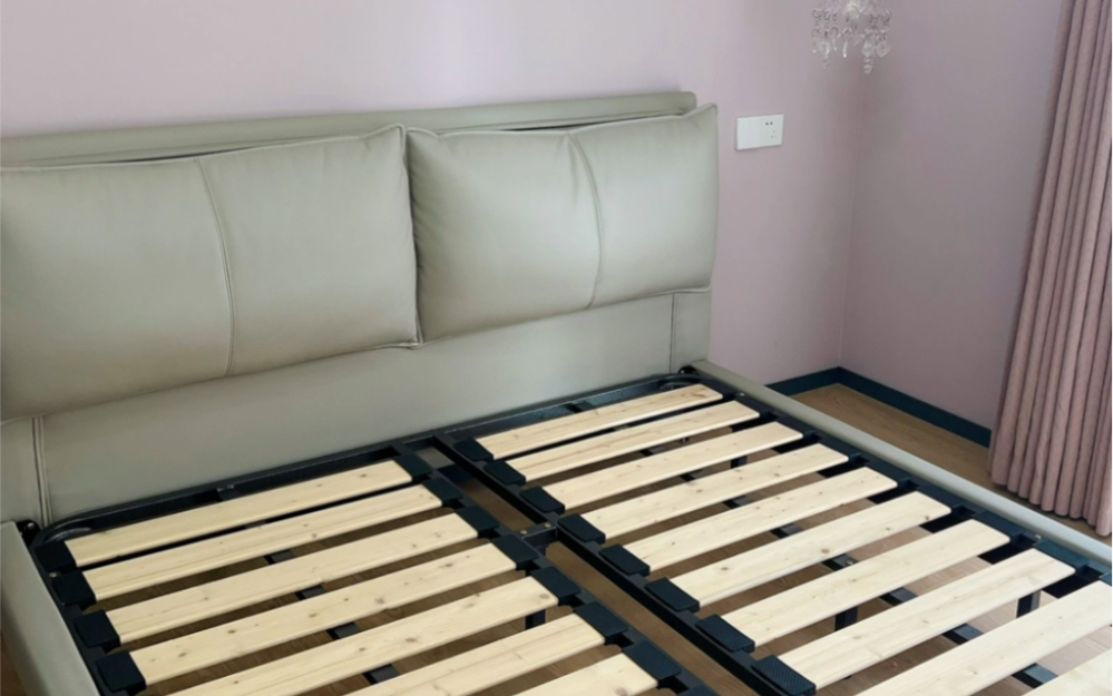 去年1900ߒ�买的真皮实木床