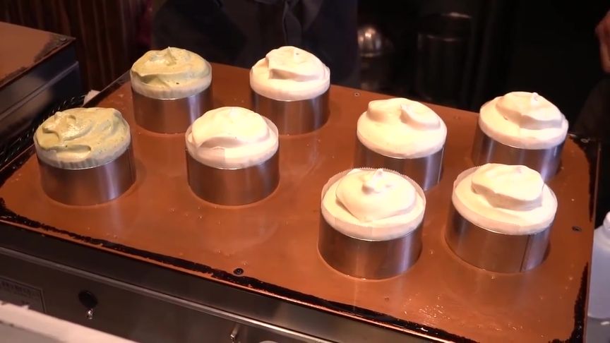 大叔创业卖舒芙蕾甜品,成为网红甜品,食客排队来吃,有什么特色