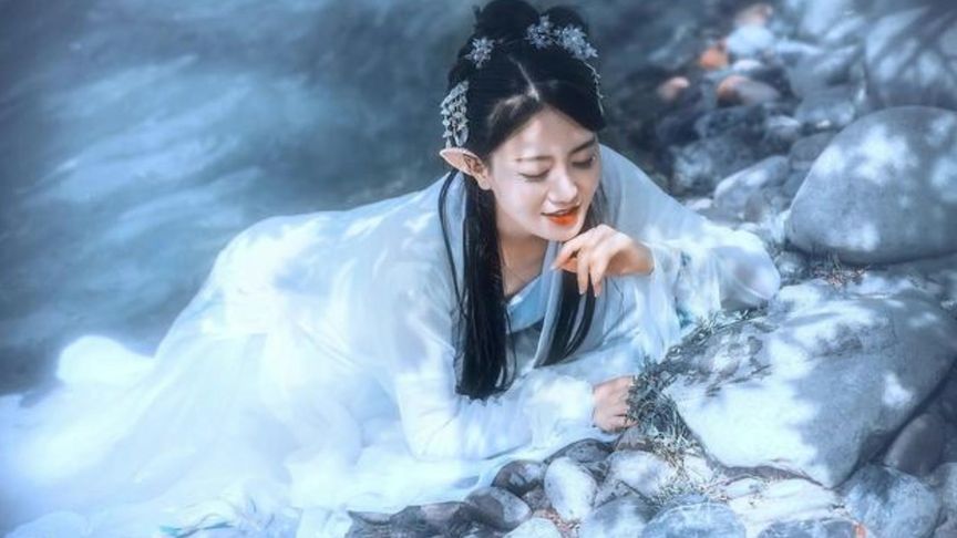 怀旧经典-董文华的这首《梅花雪》真好听!