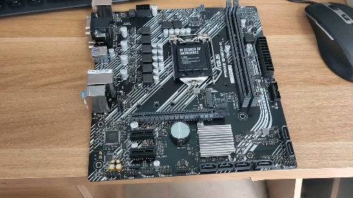 英特尔最新主板,华硕B460M—K开箱视频