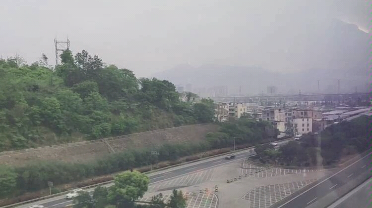 4.18记 义乌回程,动车经过温州南,这一块儿风景不错,于是拍-记录