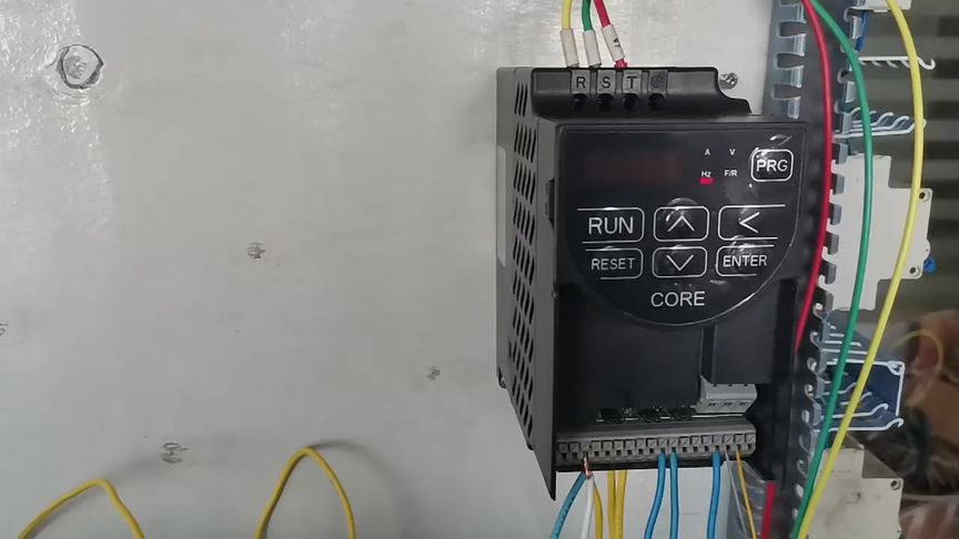 变频器:霍尼韦尔HD660模拟量与MODBUS RTU通信切换调频