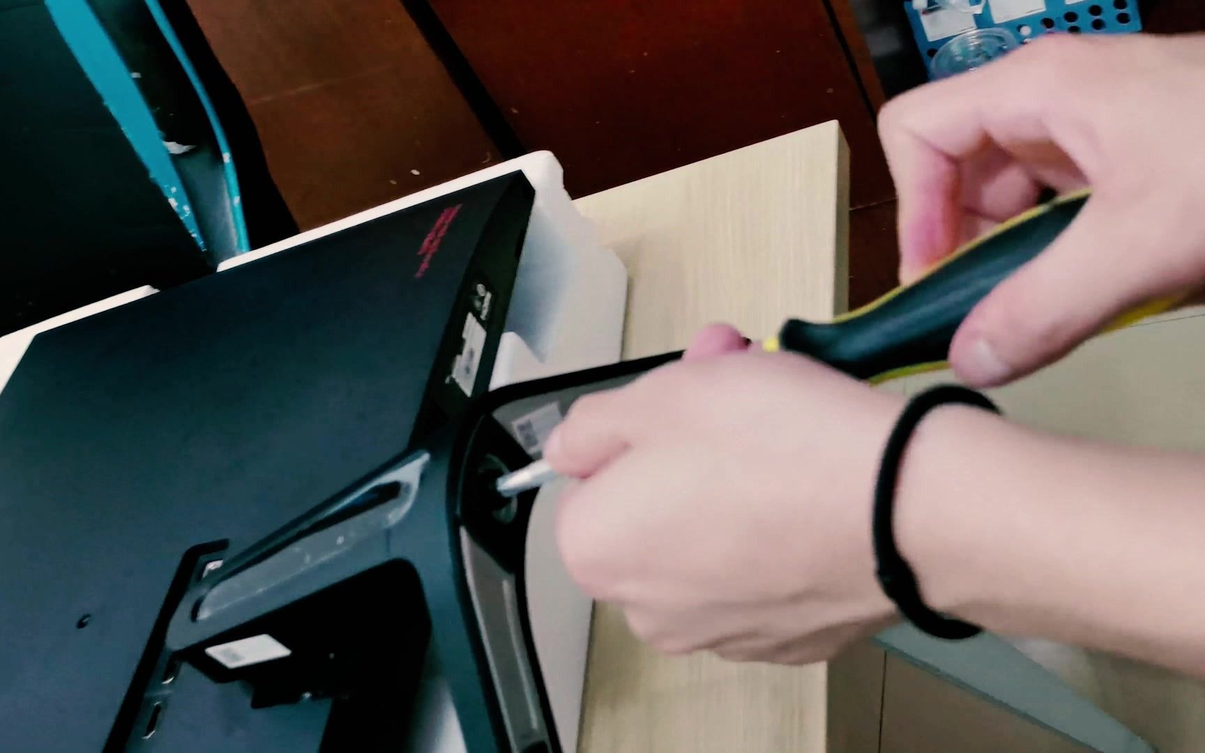 惠科HKC SG27显示器安装拆卸视频教程