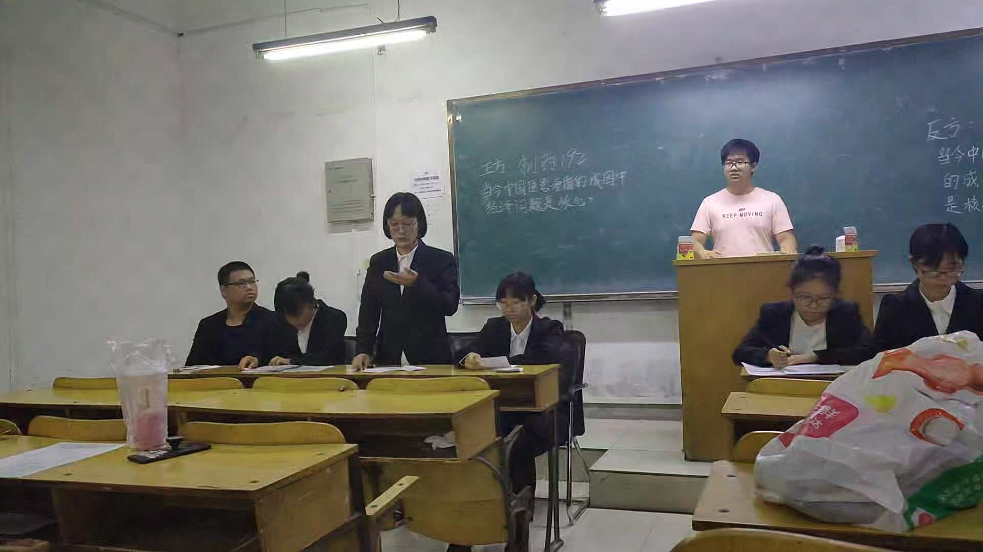 辩论赛 自由辩环节 医患矛盾中观念/经济是主要核心