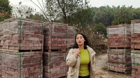 亲临彩砖厂,见证新砖出炉处理过程,感受到了生产的魅力
