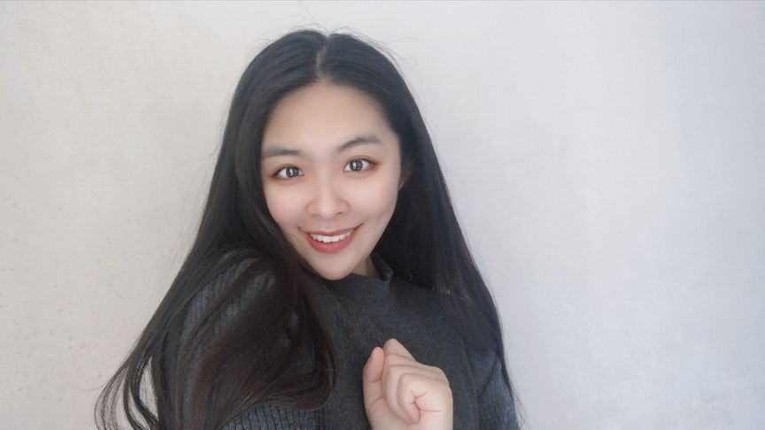 模特在户外拍摄,突然想上厕所怎么办?看看美女怎么解决