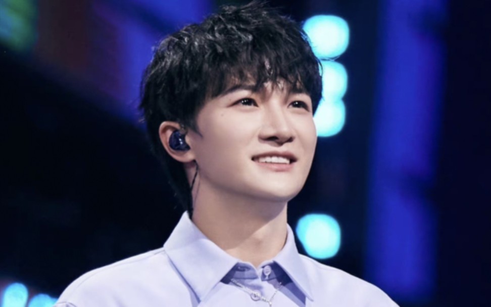 听听周深不同风格的歌曲带给我们的感受,这就是宝藏男孩嘛
