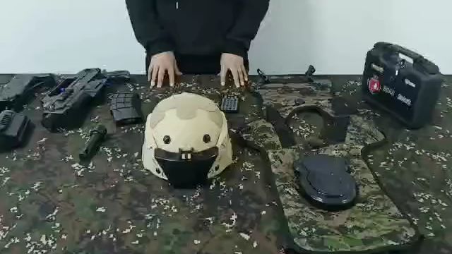 真人CS装备演示