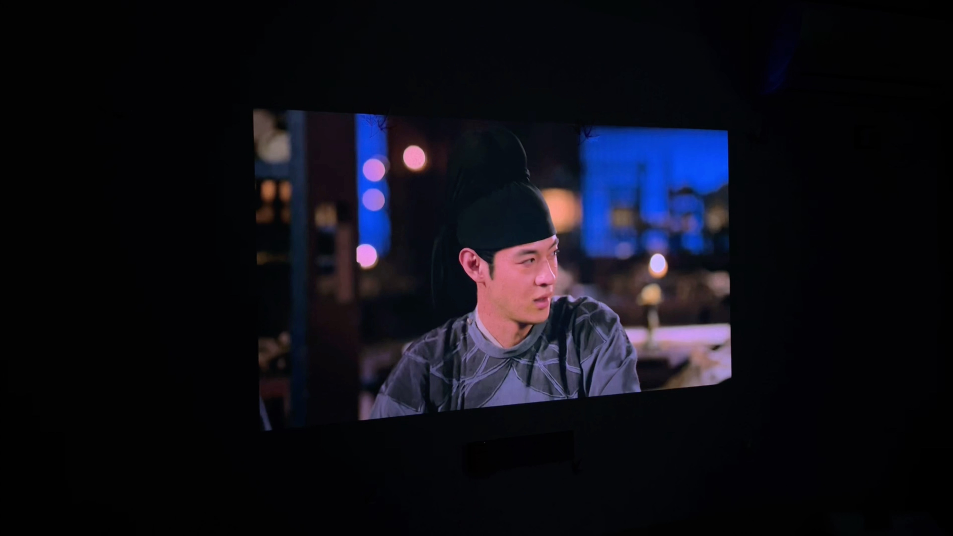 海信c1s投影仪。