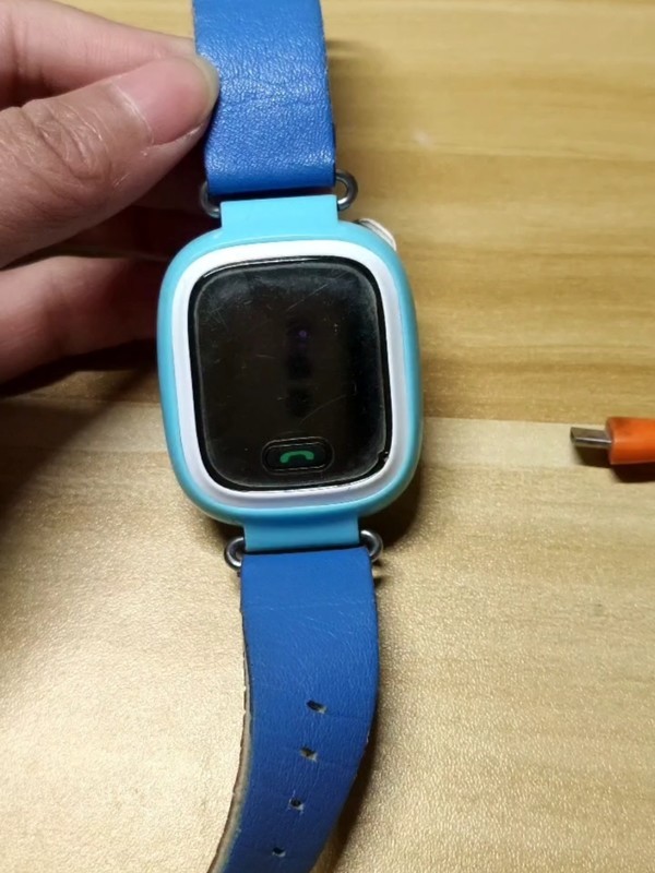 小朋友用的电话手表