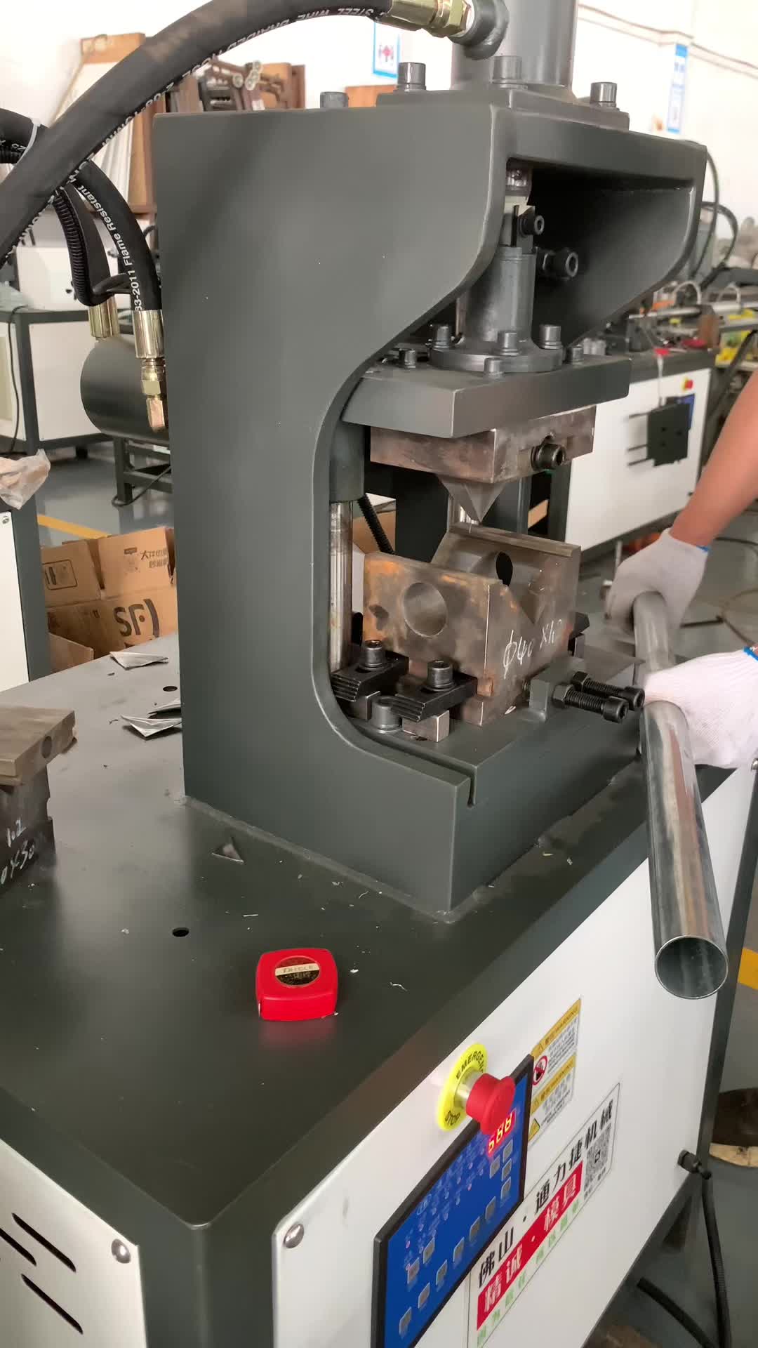 圆管折90度又快又标准,三面无缝对接又美观!#角度机#圆管切90度#...