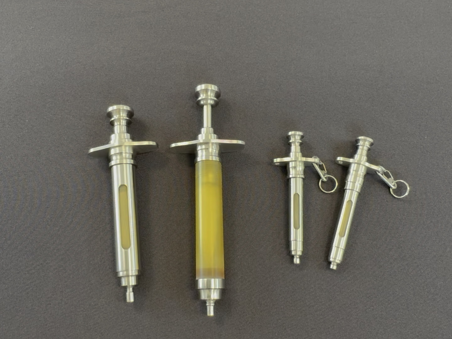 ...首家展示和介绍注射器风格EDC小刀 EDC潮玩 EDC玩具 金属艺术