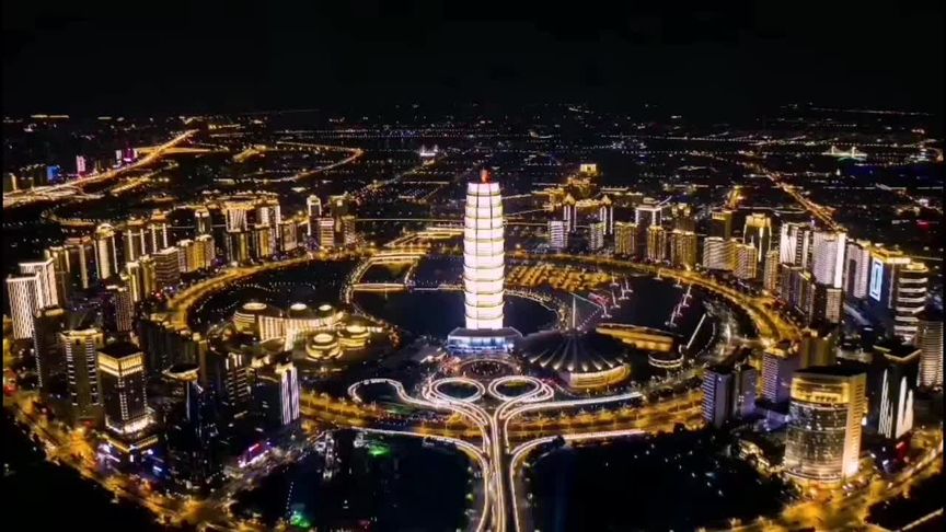 春之晓,夜未央,无丝竹之乱耳,无案牍之劳形,谈笑有鸿儒