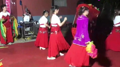 传统的民间习俗,表演起来一点也不差