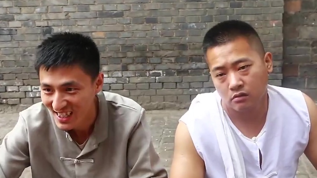 农村对对联选治保队长,C盘D盘E盘,万物皆可盘,元宝回答太给力