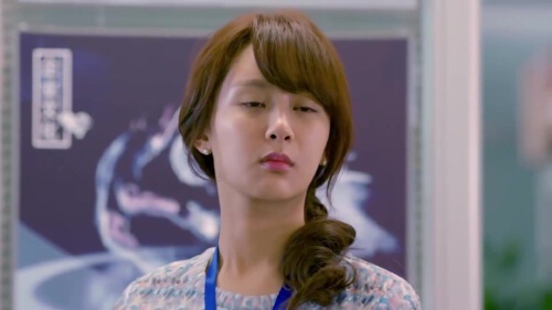 欢乐颂:领导要求邱莹莹,去找财务部报销发票,渣男却故意躲着她