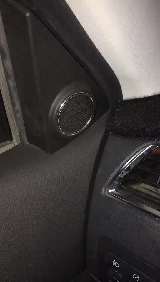 众泰t600的低配的车型是没有高音喇叭的【来自懂车帝车友圈】