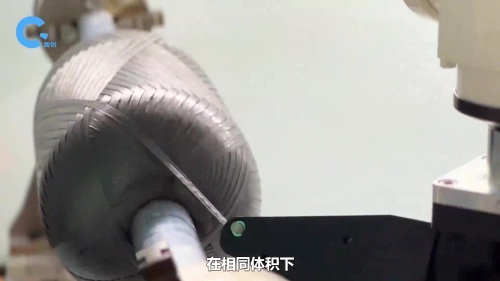 令人惊讶的交织工艺,碳纤维紧密缠绕制品竟比钢铁更坚韧!