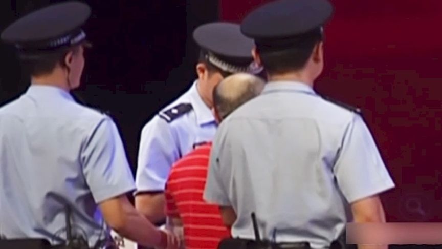 庭审进学校,真是对比法庭设置,法院公开审理毒品案件
