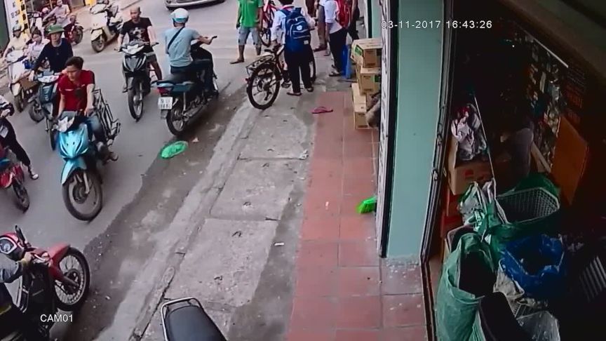 儿童骑车上路真的很危险