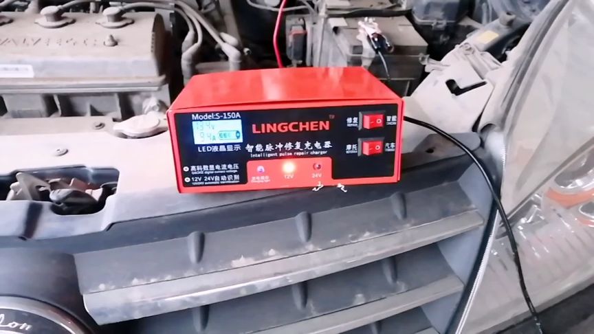 汽车没电了,买了一个汽车充电器,才花了40多,一年保修,真划算