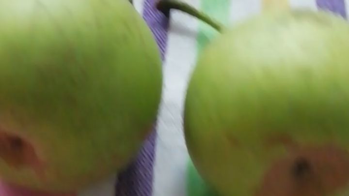 皮薄,水分还多,就是不知道叫什么梨子。你们知道吗