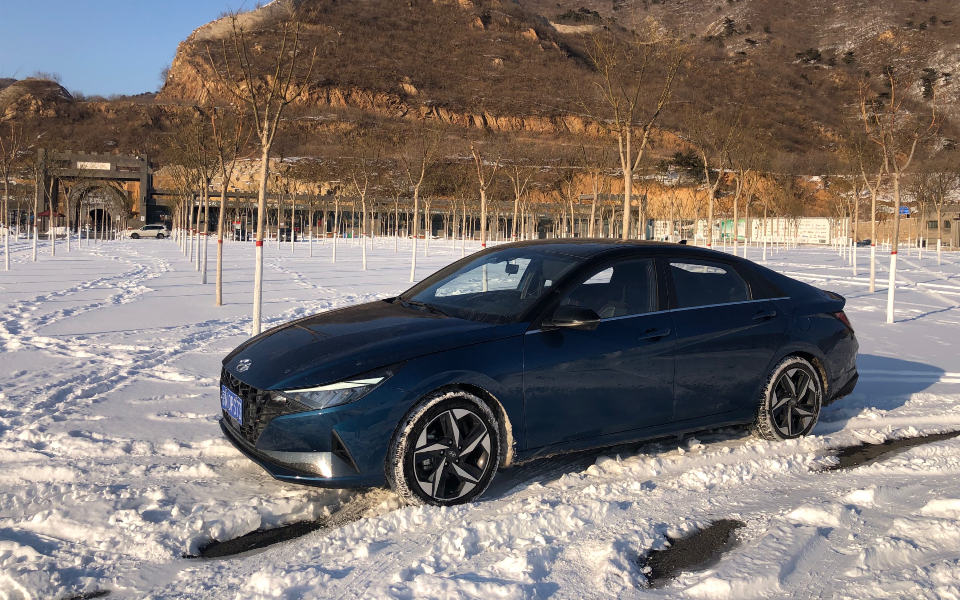 现代伊兰特跑山,这车确实值得夸一夸