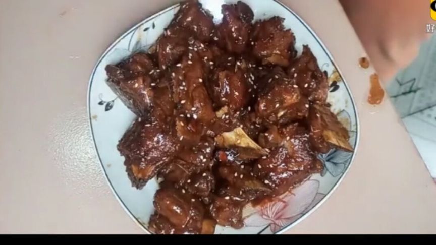 红烧排骨的家常做法,步骤简单又入味,比饭店做的都好吃,太香了